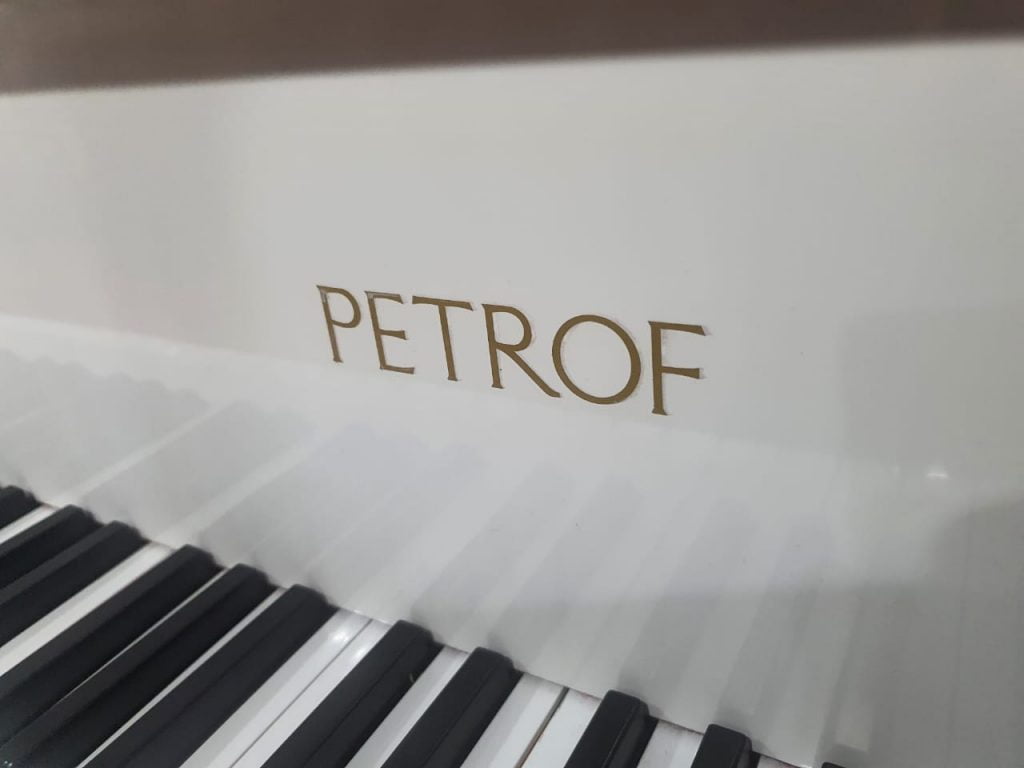 Grand Piano Petrof IV | Kirim Seluruh Indonesia 08118689987