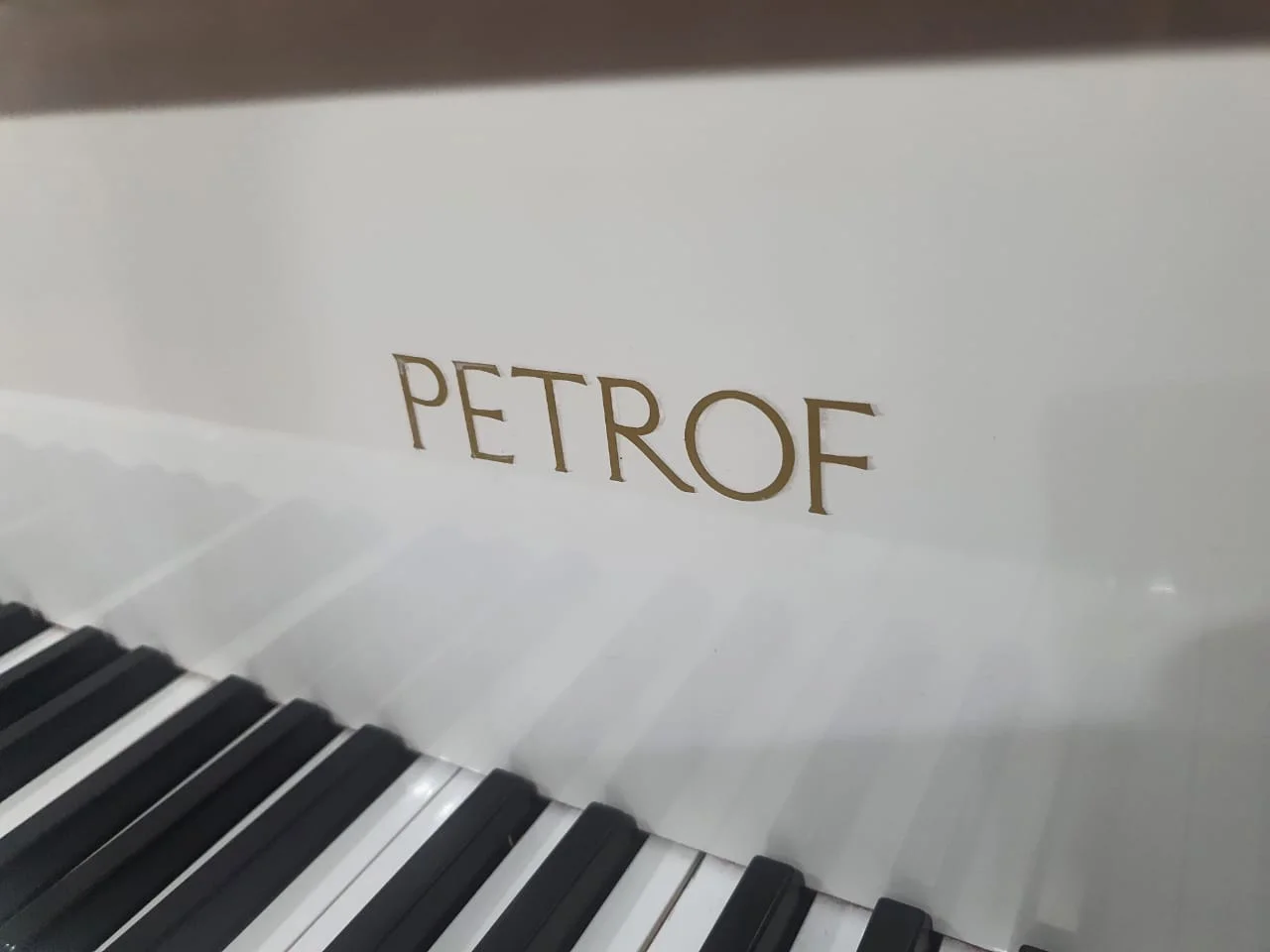 Petrof Logo